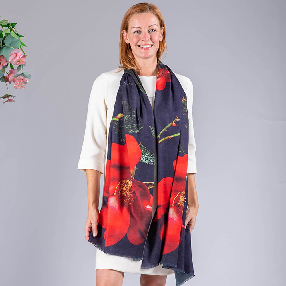 Winter Red Cashmere and Silk Wrap – Black.co.uk